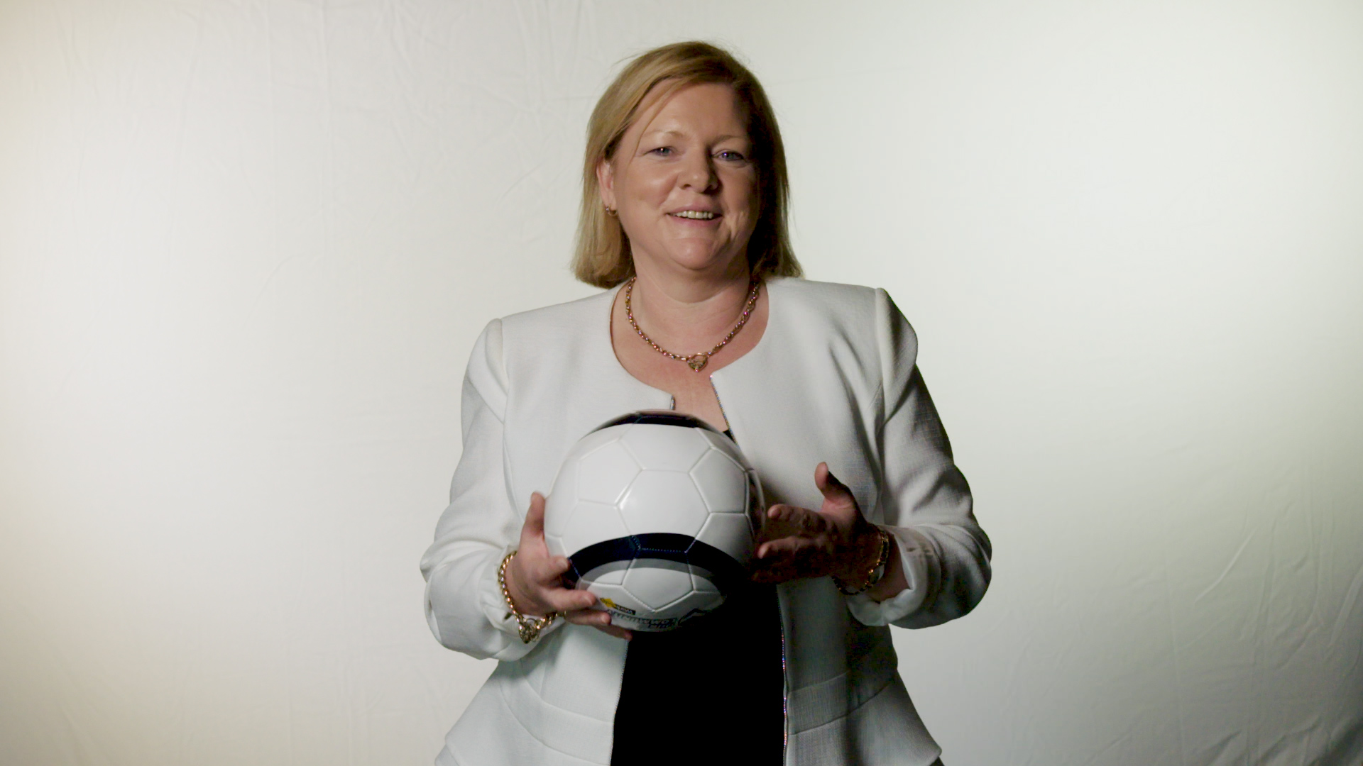 Stella Smith: CEO Crime Stoppers Victoria. Episode 49 - The Do Landers